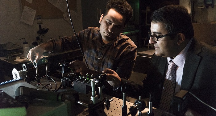 Researchers Deduce Way to Guide Random Lasers